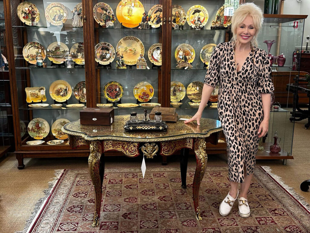 Valentine's Antique Gallery - Valentine’s Antique Gallery